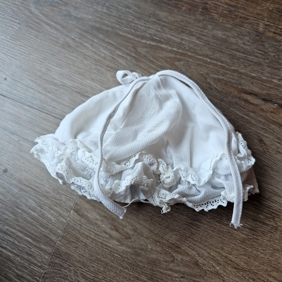 Accessories | Vintage White Ruffle Baby Bonnet With Tiny Ribbon Bow On ...